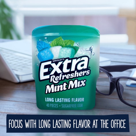 EXTRA Refreshers Mint Mix Sugarfree Chewing Gum, 40-Piece Bottle | EXTRA®